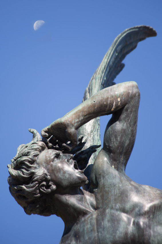 Fuente del Ángel Caído | Landscape of Light